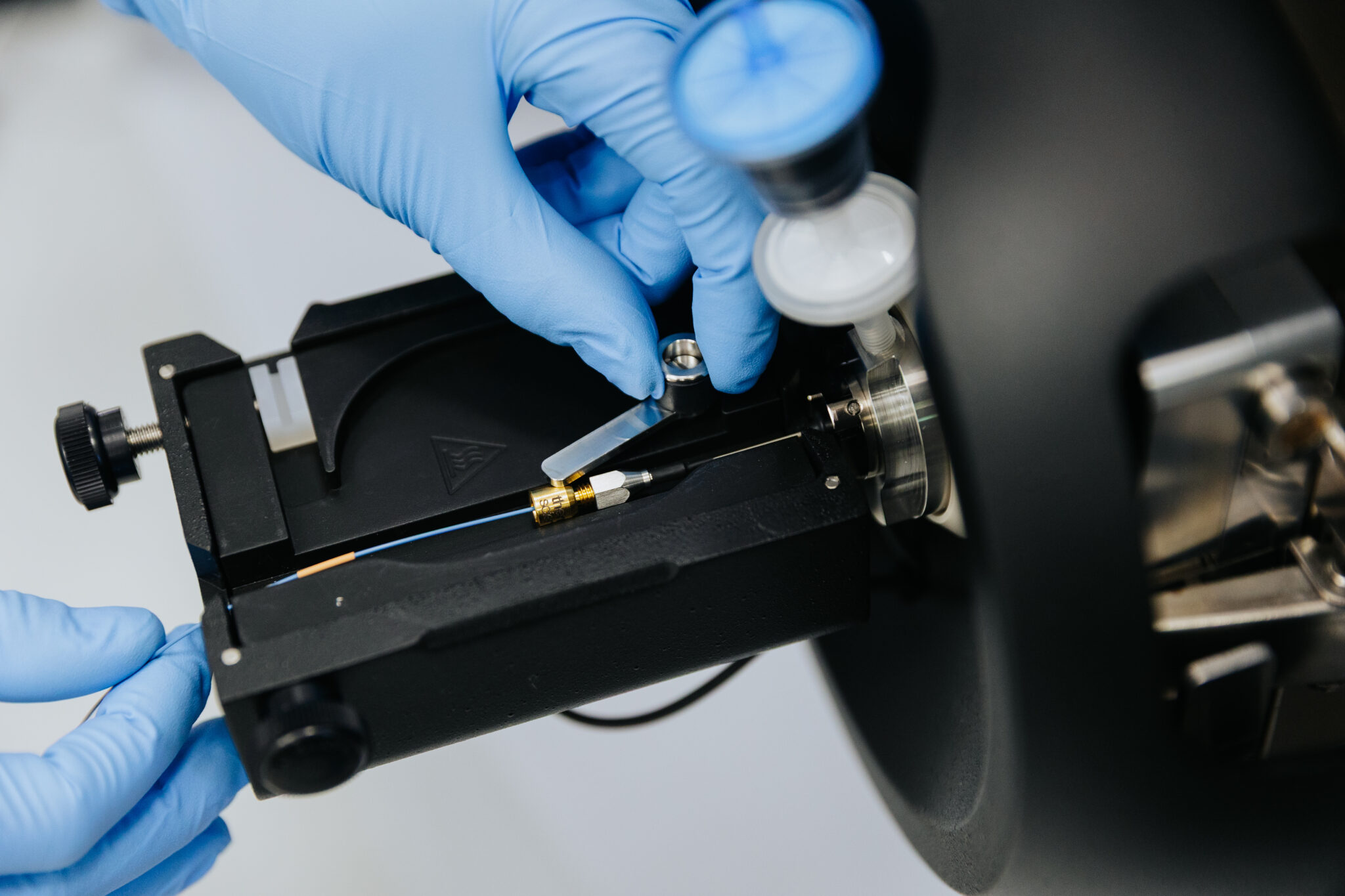 Aurora® Rapid™ 5x75 CSI C18 UHPLC column - IonOpticks