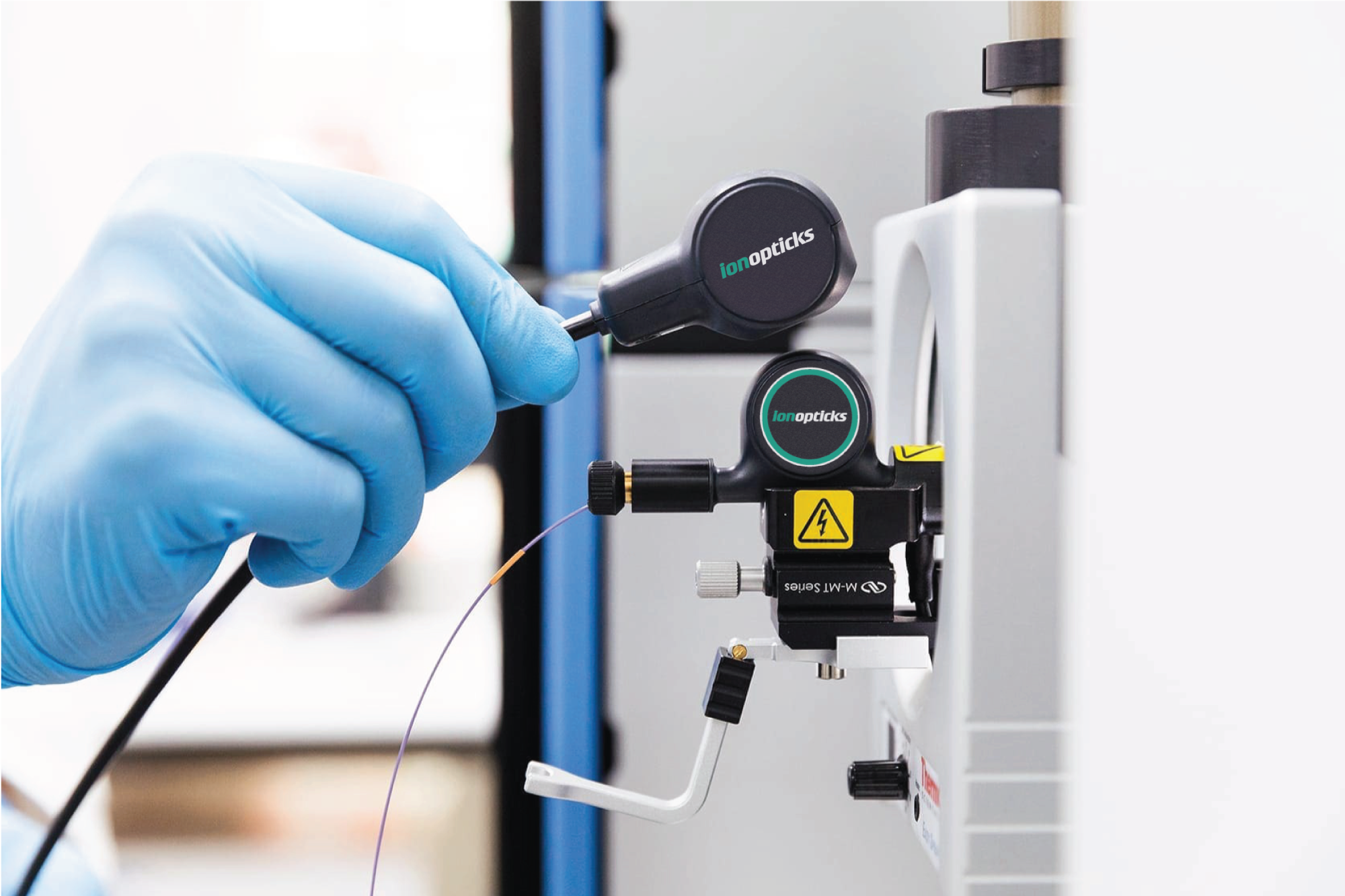 Aurora® Ultimate™ 25x75 XT C18 HeatSync™ Starter Pack - IonOpticks